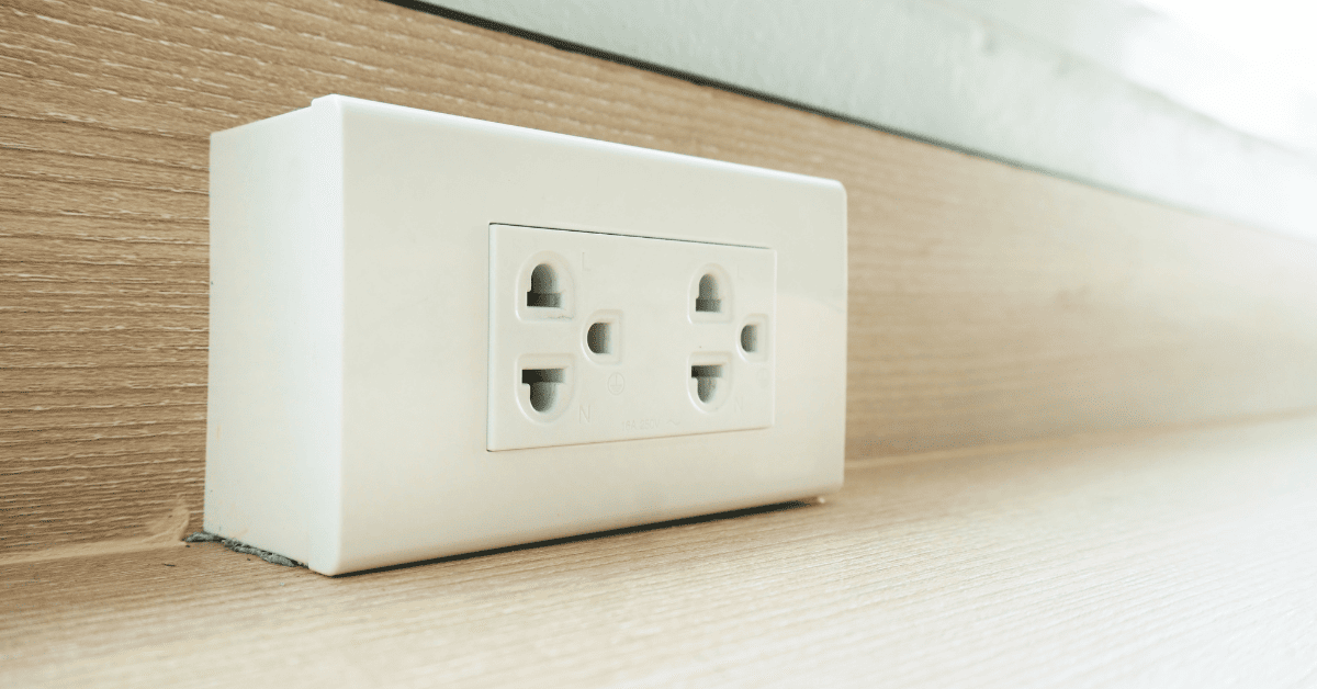 Lutron vs Leviton Outlets - 2025 Comparison