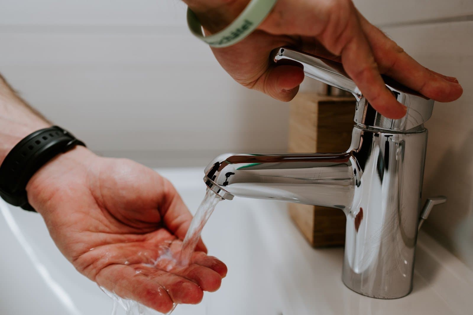 Can A Touchless Faucet Work Manually - 2025 Pros & Cons